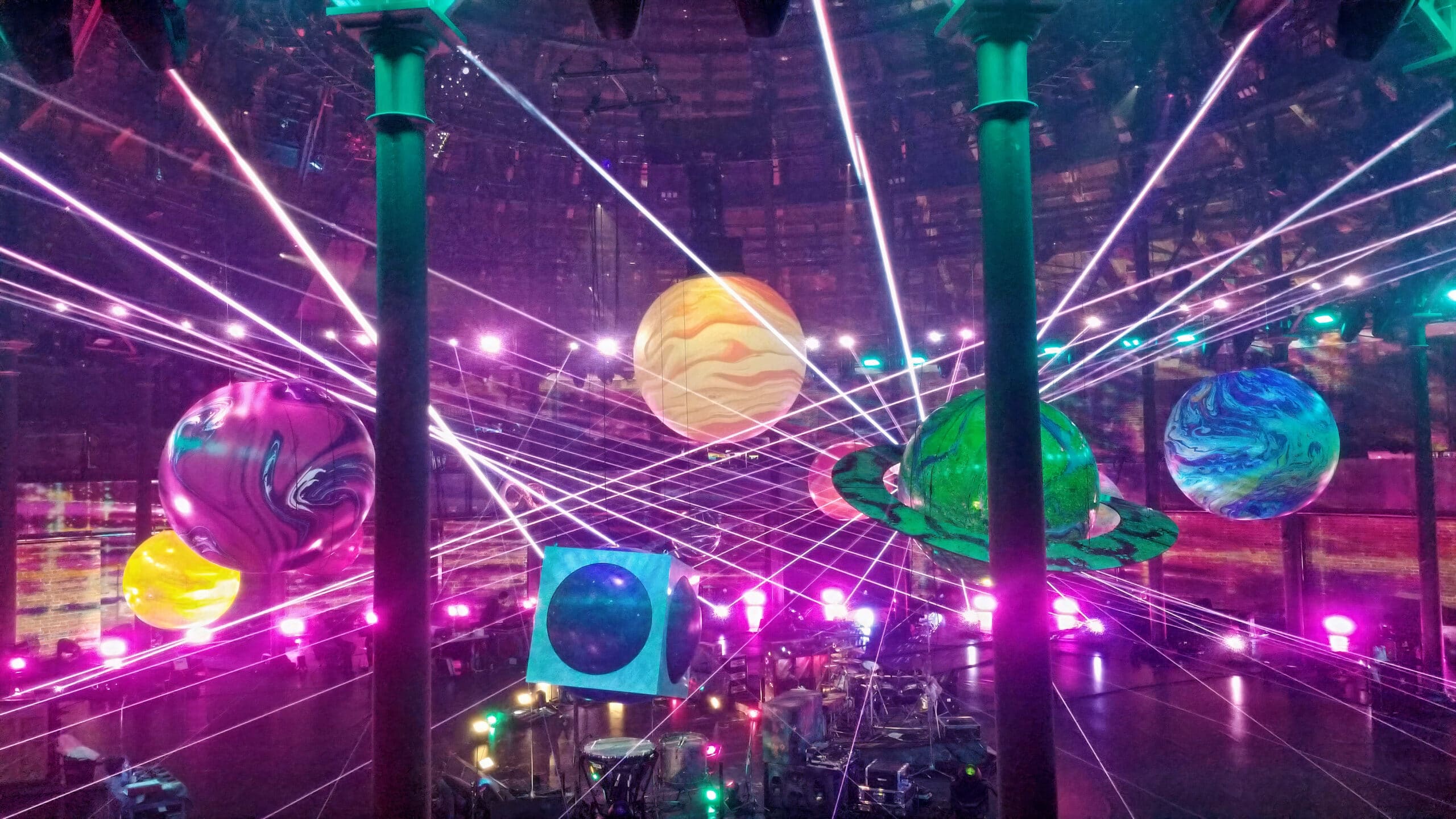 Coldplay - Music of the spheres. - Pufferfish